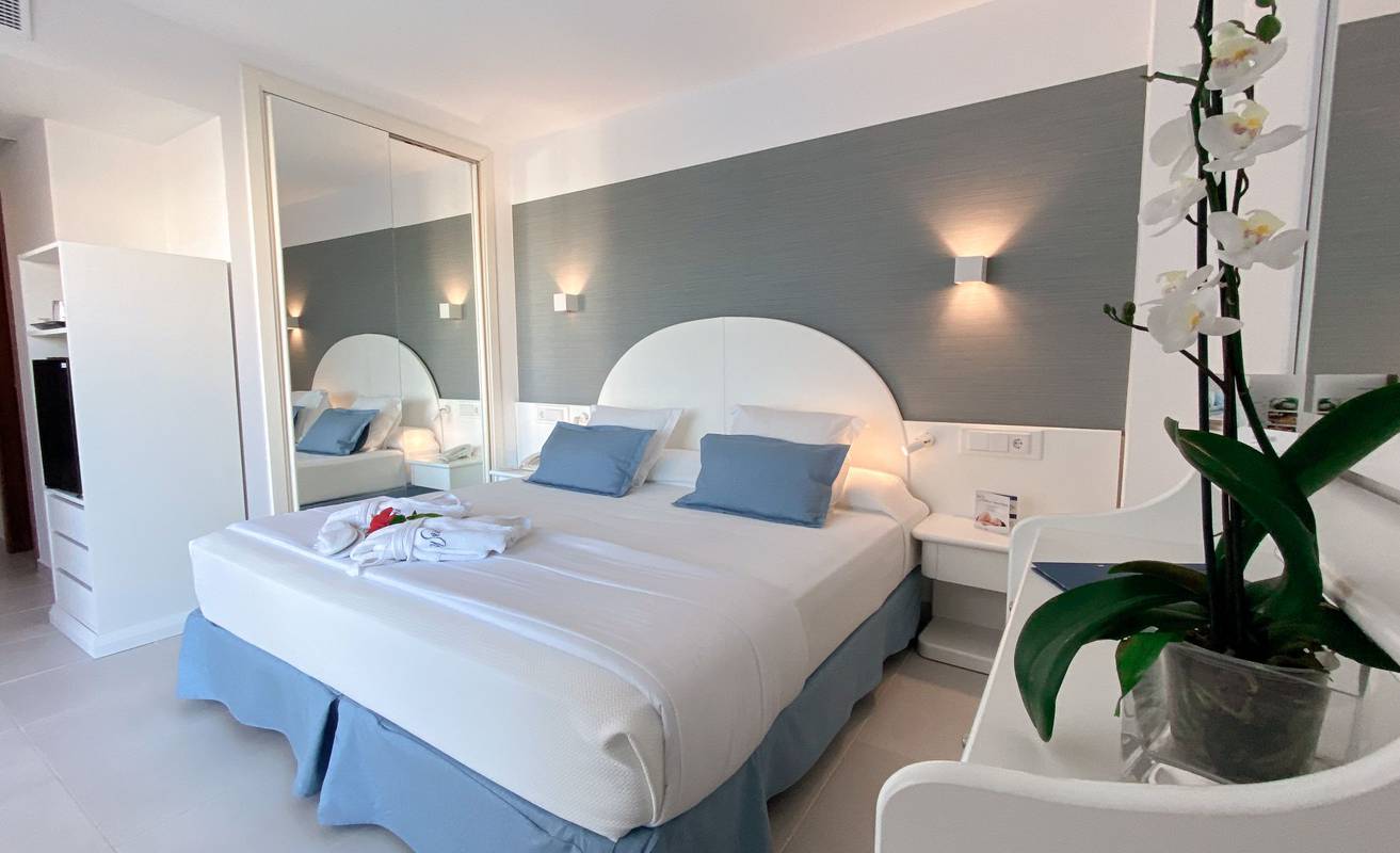 Rooms | Reverence Life Hotel in Santa Ponsa, Official Website