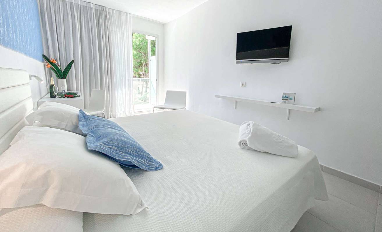 Rooms | Reverence Life Hotel in Santa Ponsa, Official Website