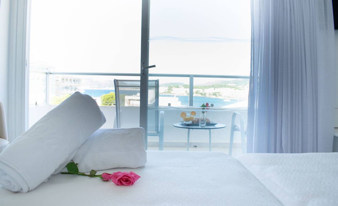 Rooms | Reverence Life Hotel in Santa Ponsa, Official Website