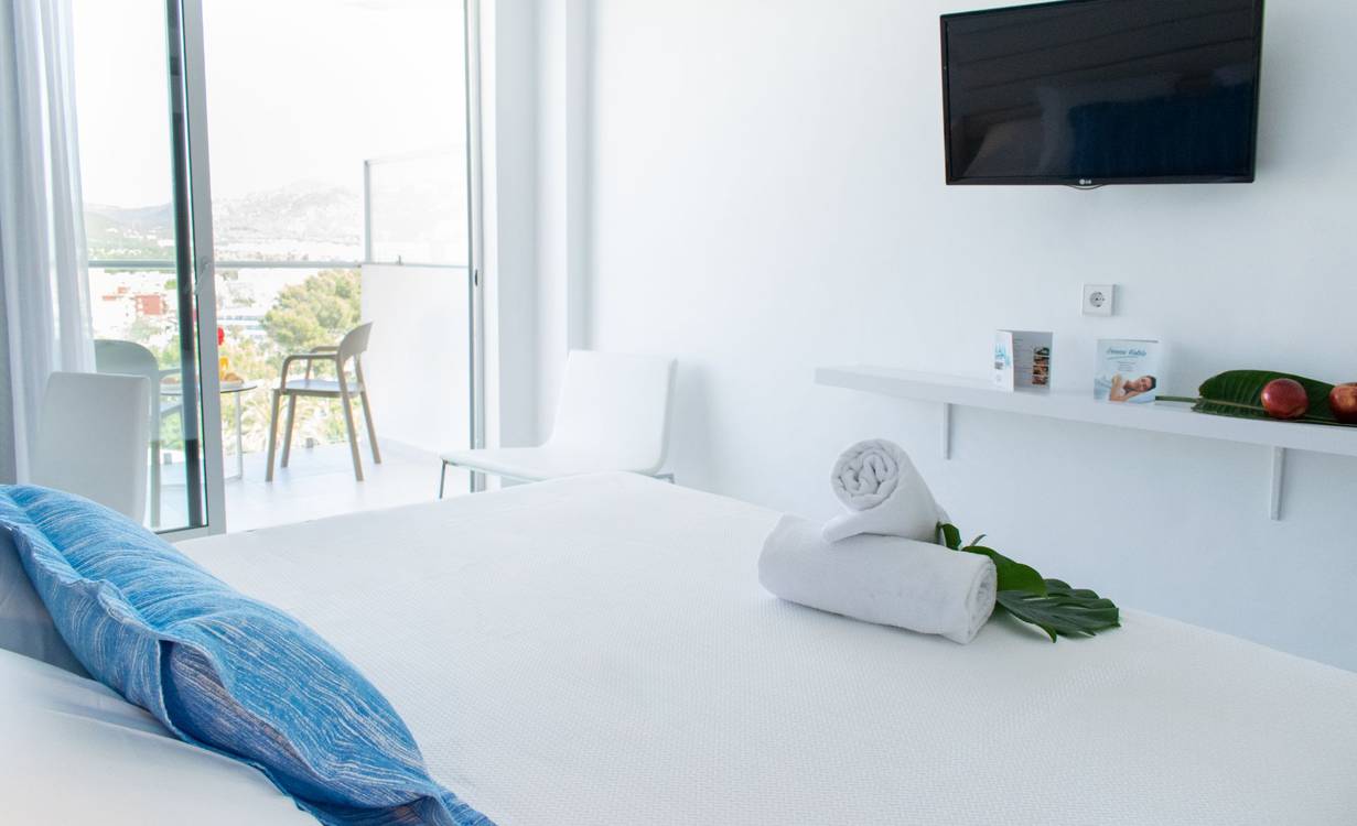 COMFORT ROOM WITH SIDE SEA VIEW | Reverence Life Hotel in Santa Ponsa ...